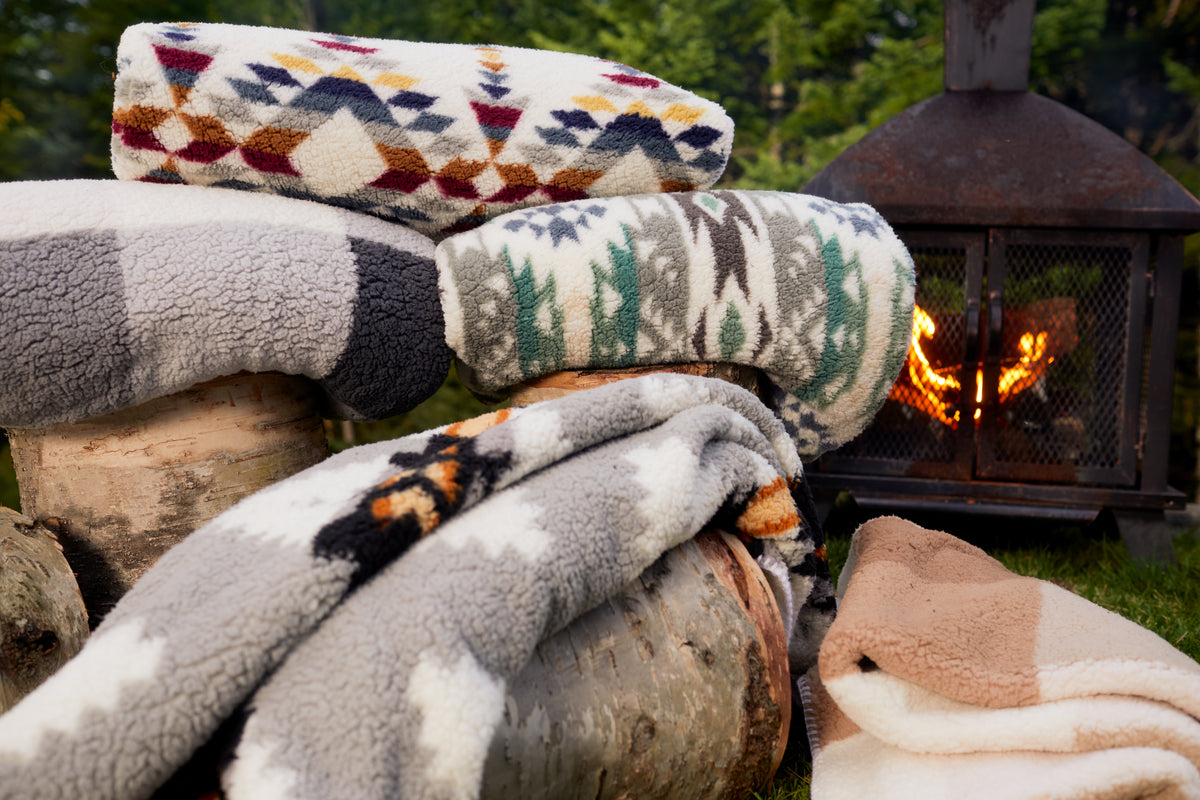Luxe Sherpa Throws– HOMEGIFTSUSA